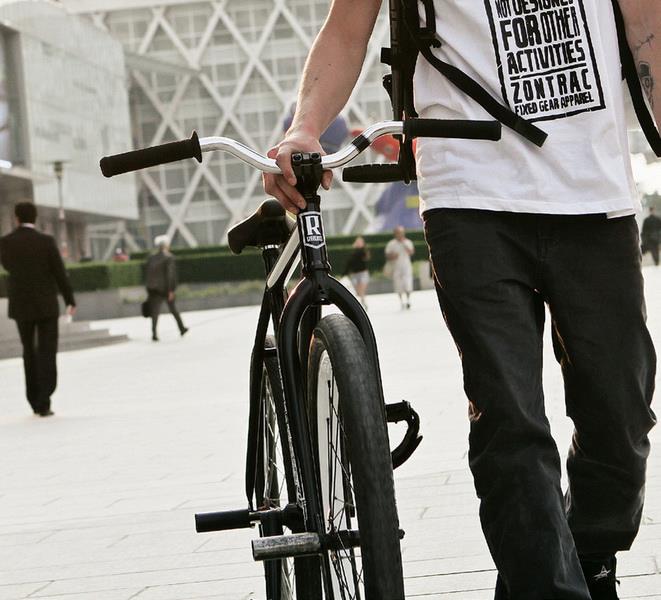 Radio Bombtrack – FIXED GEAR ARCHIVE